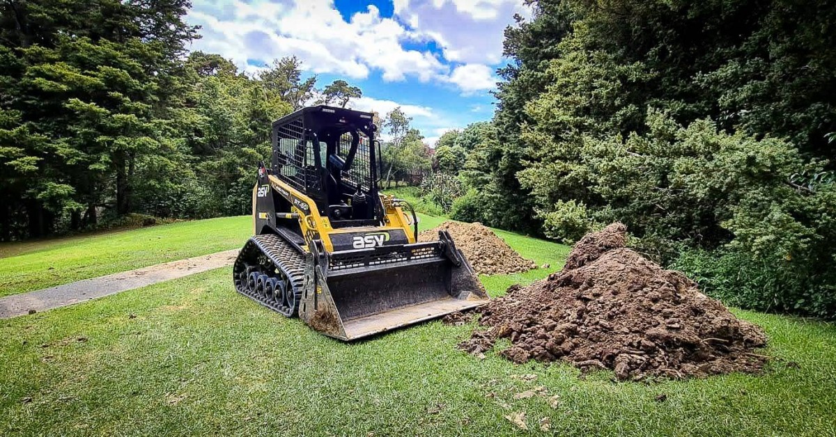 2.6 – 3 Ton Track Loader - Pronto Hire Auckland