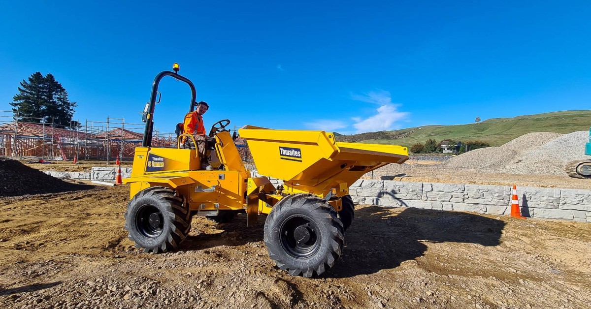 6 Ton Site Dumper Swivel Tip - Pronto Hire Auckland